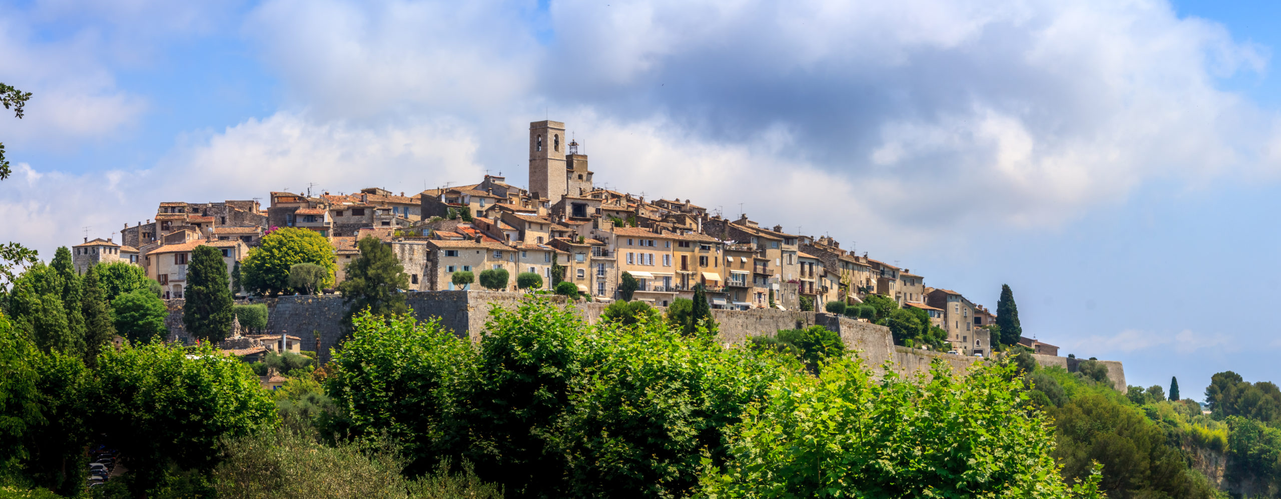 Epicurians at the base of the ramparts - Heaven Travel